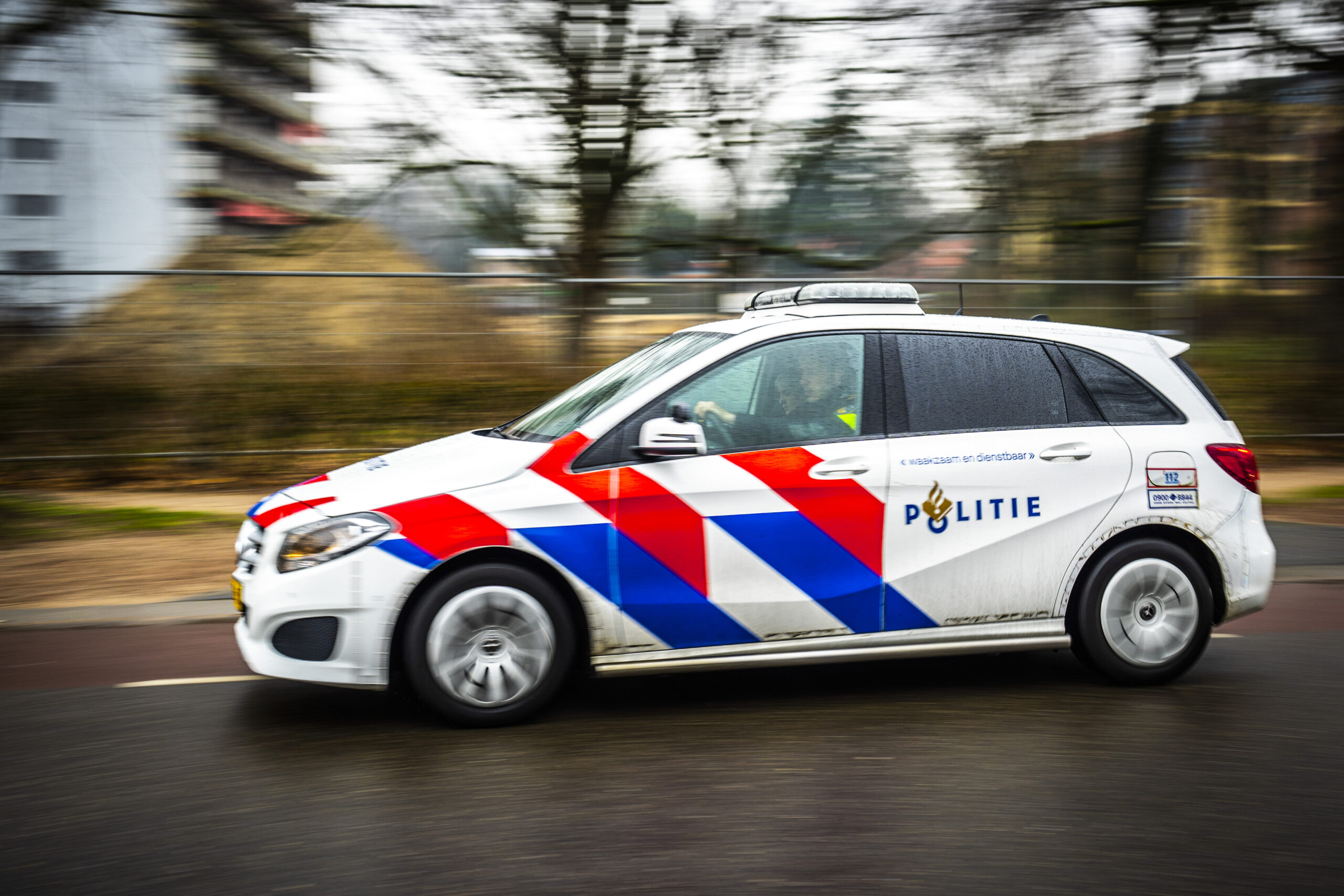 Auto valt in het slot terwijl baby er nog in zit - 1Nieuws